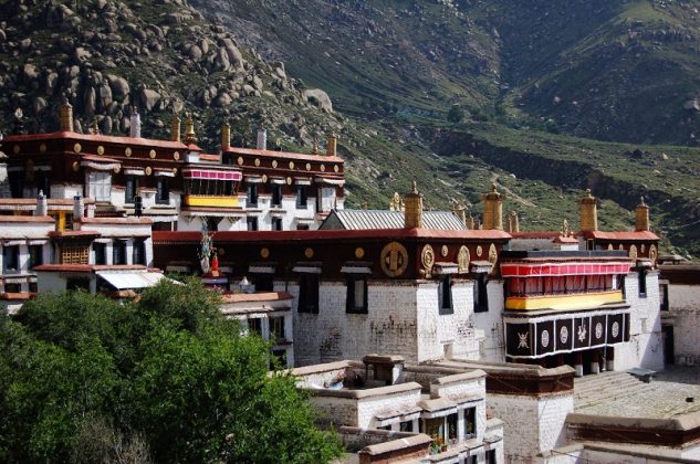 Top 5 Must-Visit Monasteries in Lhasa